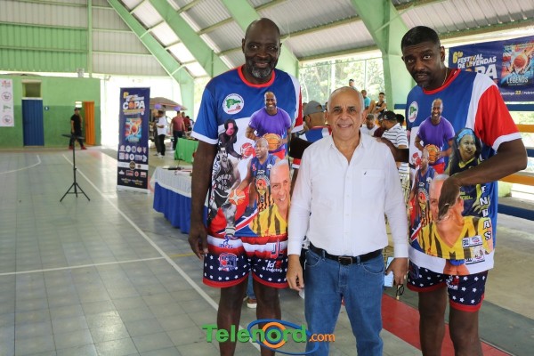Realizan Gran Copa Leyendas del Baloncesto en Santo Domingo y Fantino
