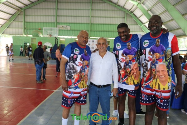 Realizan Gran Copa Leyendas del Baloncesto en Santo Domingo y Fantino
